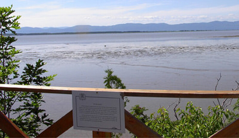 Sentiers et accès au fleuve - Tourisme - Site officiel de la ...